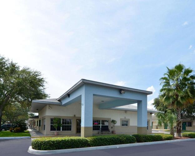 Rodeway Inn And Suites - Davenport