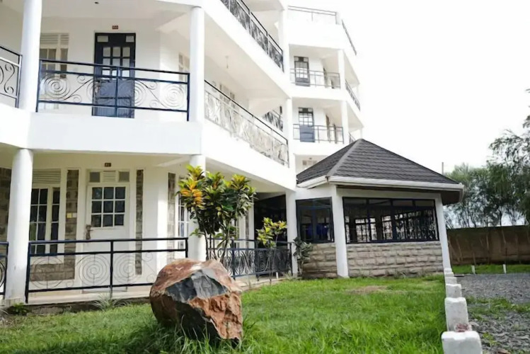 Queen's Way Resort - Kisumu