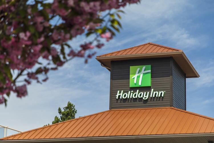 Elk Lake Inn & Suites Victoria - San Juan Islands, WA