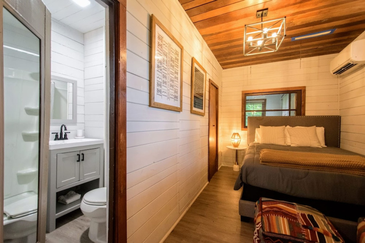1br Cottage W Patio Free Tix Near Downtown - Hendersonville, NC