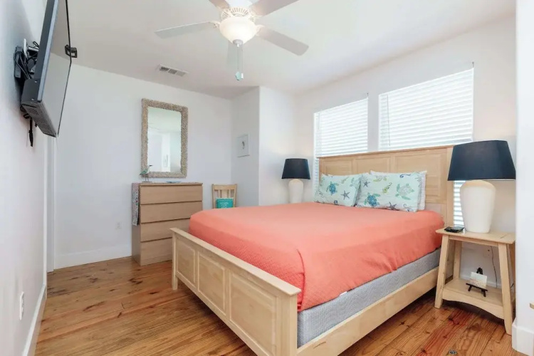 Resort Pool & Pet Friendly Sleeps 9 - Port Aransas, TX