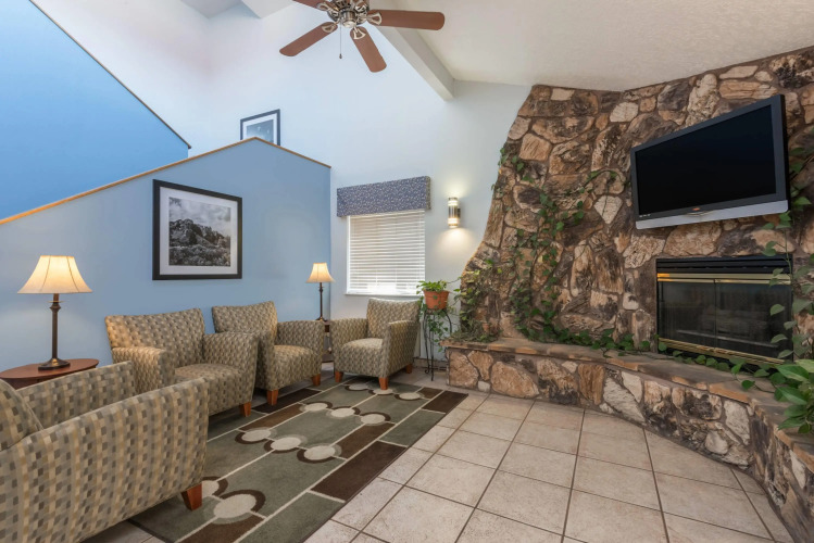Days Inn By Wyndham Las Vegas - Las Vegas, NM