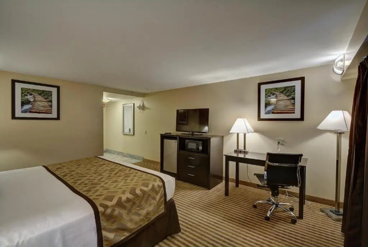 The Putney Inn - Keene, NH