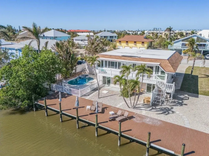 21591/3 Waterfront Duplex With Pool And Spa - Manor 4 Bedroom Home - Fort Myers Beach, FL