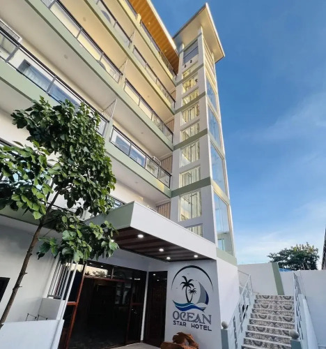 Ocean Star Hotel - Corón