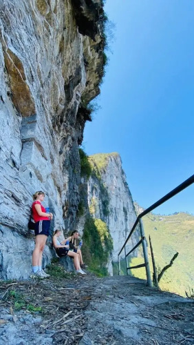 Peaceful Mountain Hotel - Ha Giang