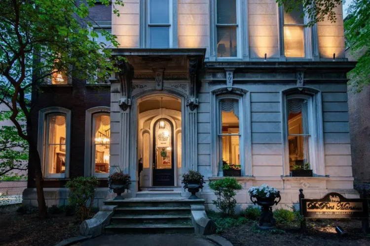 Dupont Mansion Historic B&b - Louisville, KY