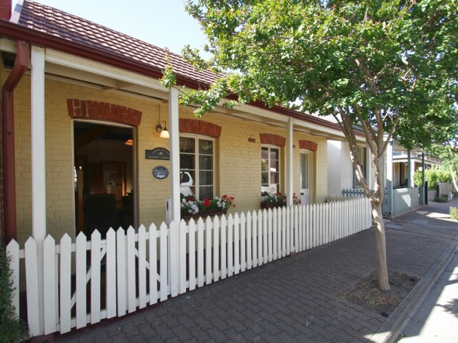 Adelaide Heritage Cottages & Apartments - Adelaide