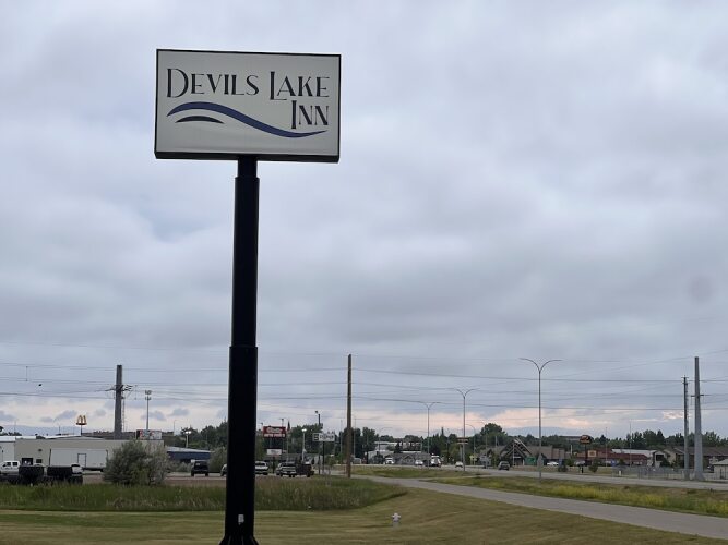 Devils Lake Inn By Oyo Near Devils Lake Regional Airport - Devils Lake