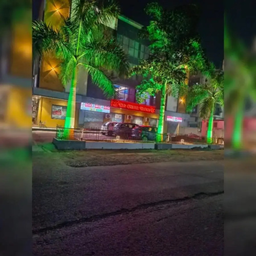 Hotel Red Chillee Restro - 錫爾瓦斯薩