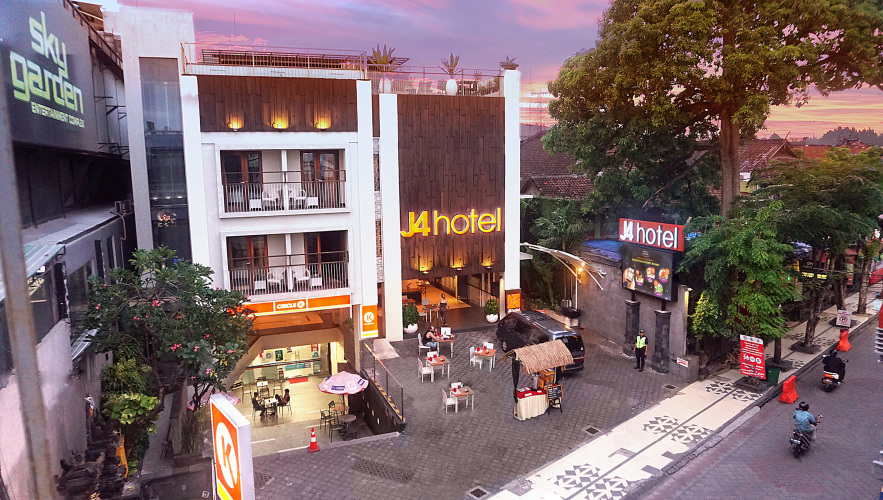 J4 Hotels Legian - Legian
