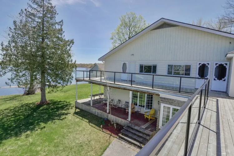 Lake Sparrow Guest House Inc - Gravenhurst