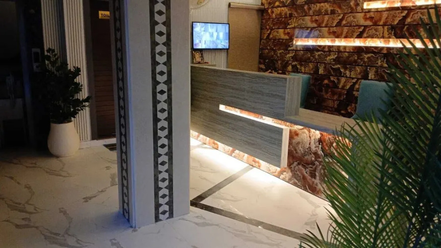 Hotel Lotus - Kanpur