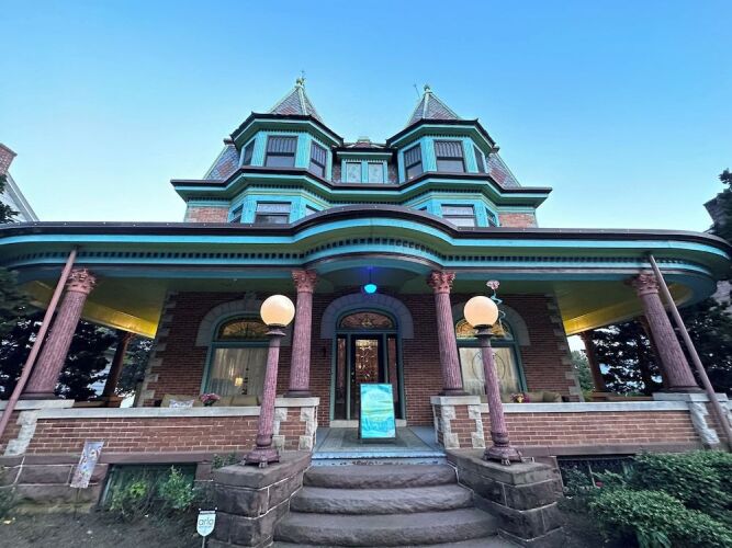 Vaast Bed & Breakfast - Reading, PA