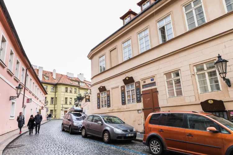 White Swan Boutique Apartments - Prague
