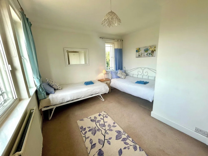 Tranquil Lincoln Retreat - 4 Bedroom House - Lincoln