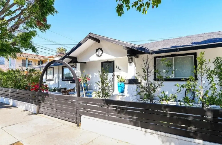 Immaculate 3bdr Private Bungalow, Walk To Beach! - Long Beach, CA