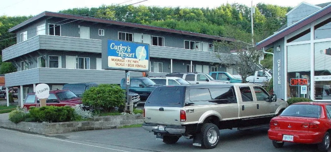 Curley's Resort & Dive Center - Vancouver Island