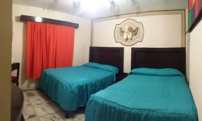 Oyo Hotel Colon, Plaza Bicentenario, Zacatecas Centro - Zacatecas