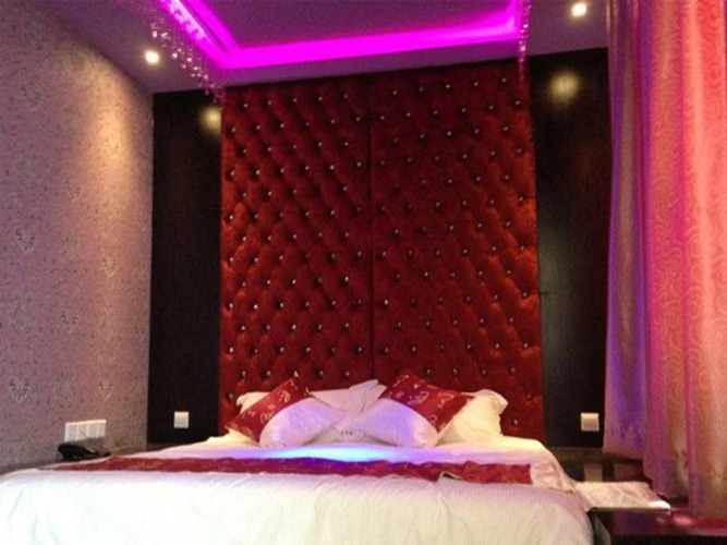 Waiting Hotel (Cao'an Road) - Shanghai