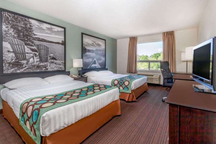 Super 8 By Wyndham Peterborough - Peterborough, ON, Canada
