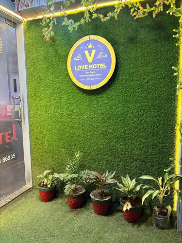 V Love Hotel - Surat