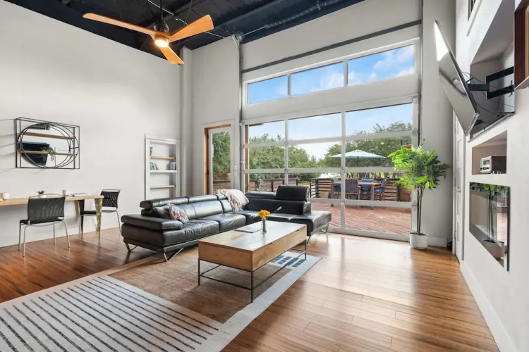 Contemporary 3br Country Gem Swim Spa Fire Pit - Lake Travis, TX