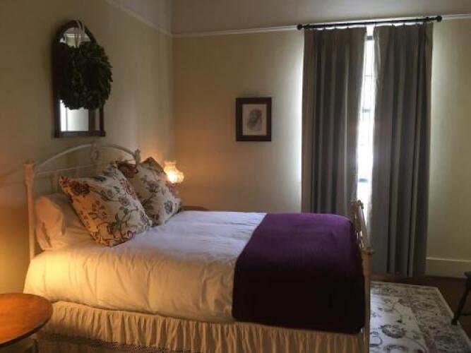 Wolf Creek Inn & Tavern - Oregon