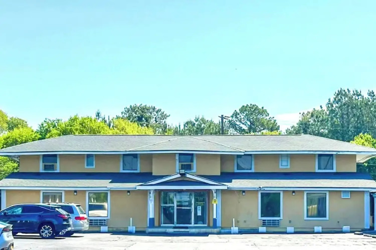 Oyo Hotel Jonesboro Near Atlanta Airport - Jonesboro, GA