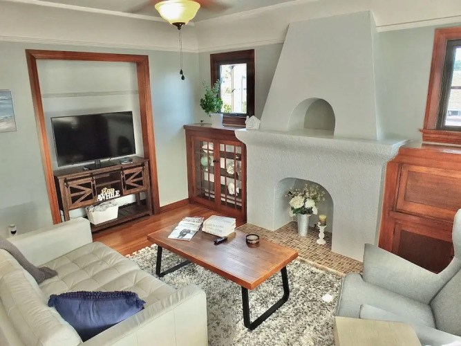 Belmont Boutique Dream Retreat For 2 - Long Beach, CA