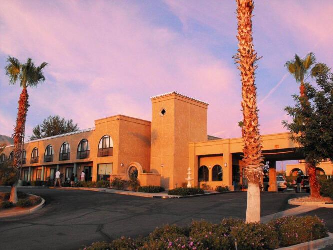 Surestay Plus By Best Western Twentynine Palms Joshua Tree - Joshua Tree National Park, California