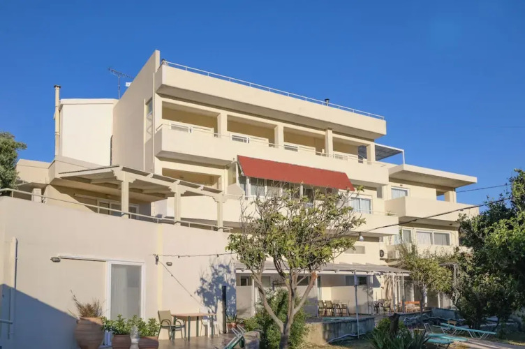 Antonis Apts - Physio Fitness Retreats - Plakias