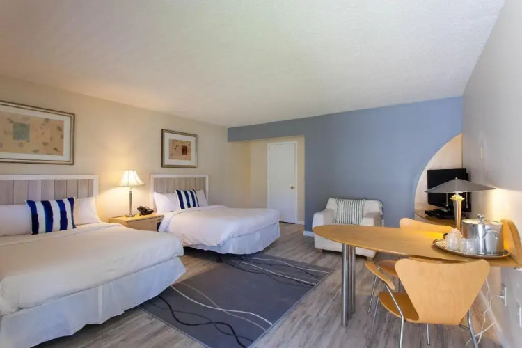 The Atlantic Hotel - Hampton Bays, NY