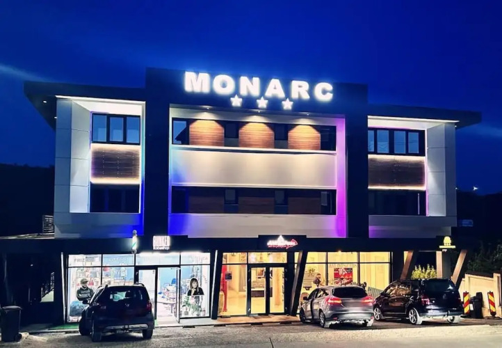 Monarc Boutique Aparthotel Self Check-in - Iași County