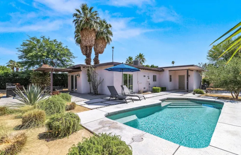 Cozy Desert Bungalow - Palm Springs, CA