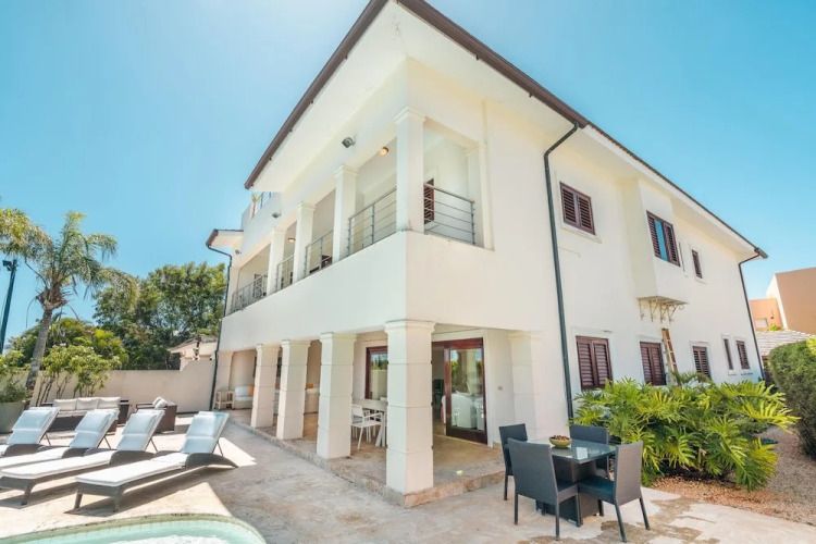 Lake View Villa In La Marina At Casa De Campo - La Romana