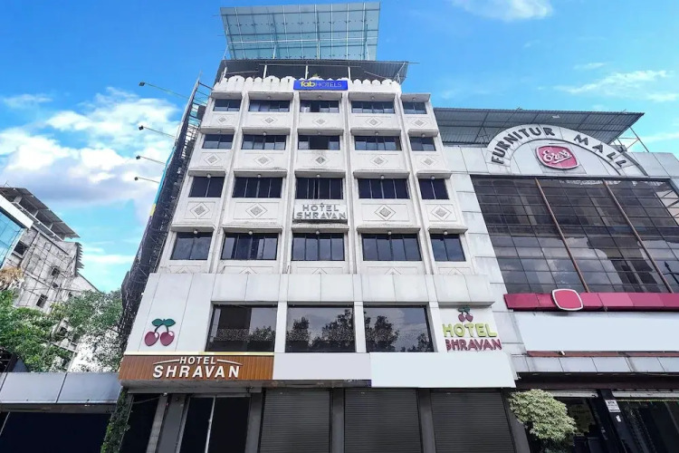 Fabhotel Shravan - Nagpur