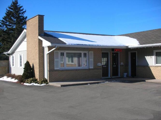 Adams Motel - Sault Ste. Marie