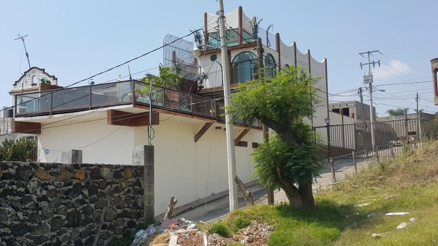 Casa Privada Con Alberca Volada - Cuernavaca