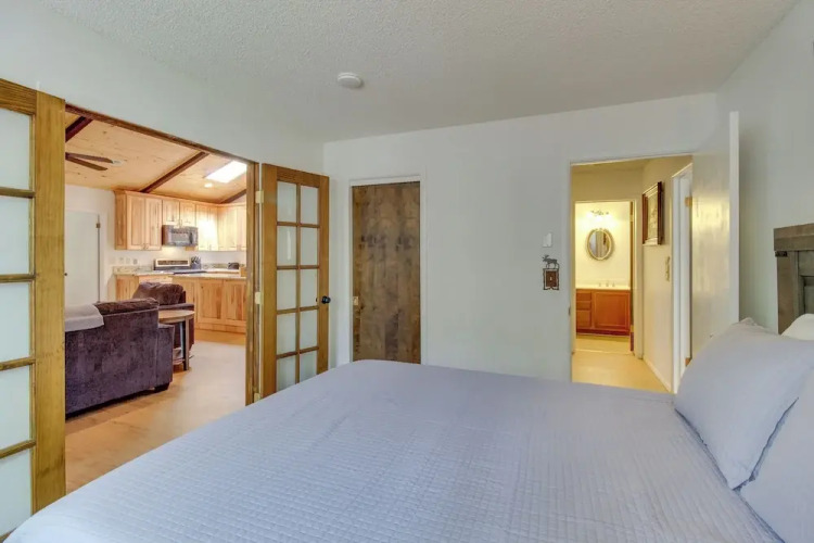 Updated Country Club Cabin, Near Golfing + Hiking! - Hawley Lake, McNary