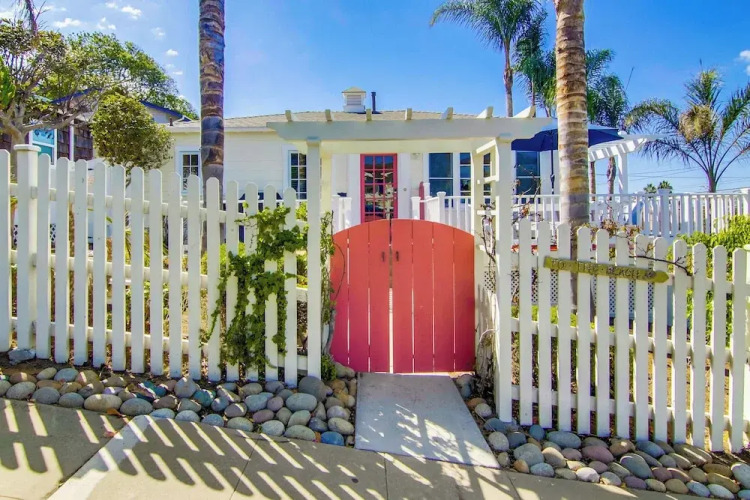 Coral Cottage - San Diego, CA