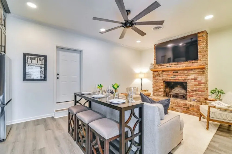 1 Mi To Miss State: Wremy Cottage W/ Deck & Yard - Starkville