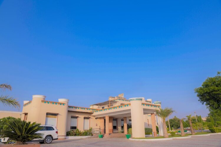 Treehouse Sunrise Resort & Caravan Park - Haryana