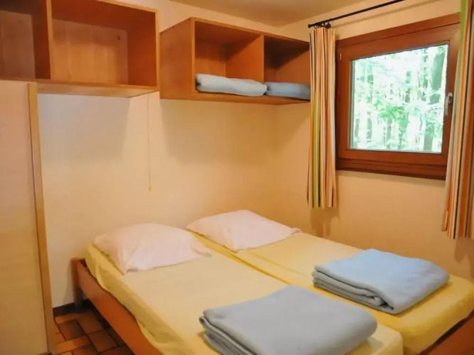 Cozy, Wooden Chalet With A Microwave, Located In A Forest - Provincie Namen