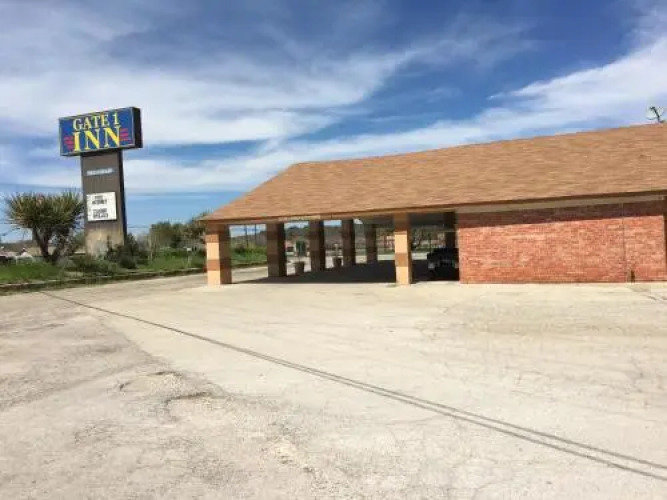 Gate One Inn - Brownwood, TX