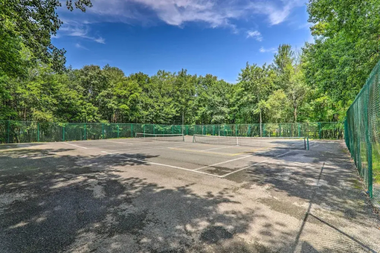 Fire Pit & Community Perks: Blakeslee Cottage! - Pocono Mountains, PA