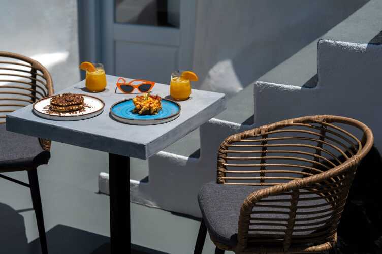 Twenty One Suites - Oia