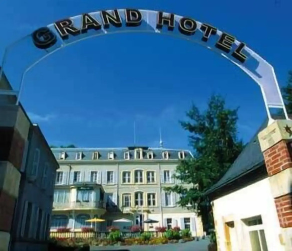 Grand Hôtel De Bourbon-lancy - Logis - Restaurant Et Spa - Bourgogne-Franche-Comté