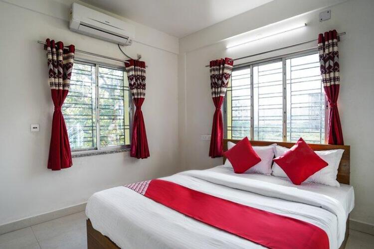 Oyo 65598 Amar Raj View - Calcutta