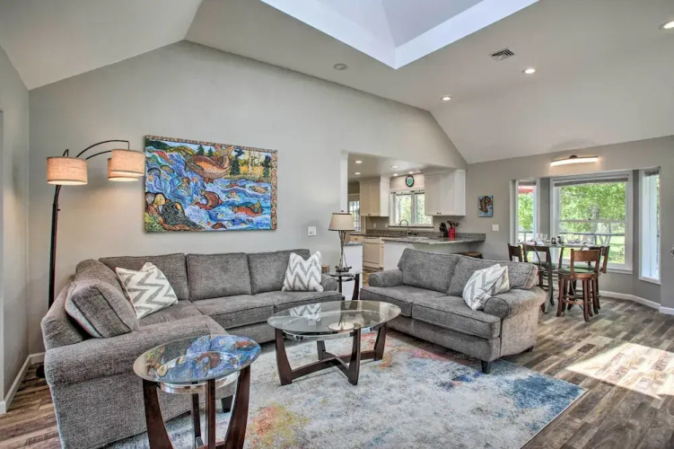 All-seasons Chewelah Home: Fish, Golf & Ski! - Mistequa Casino Hotel
